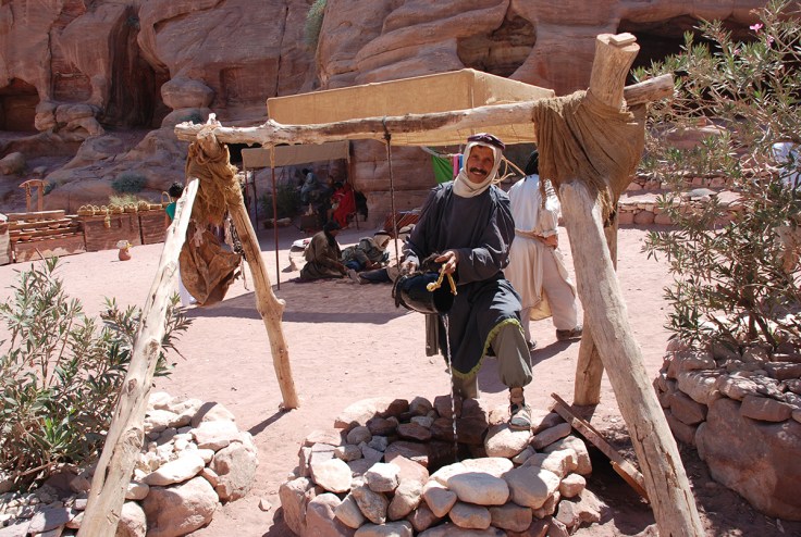 Viaje con Nosotros a Jordania: Un paseo por Petra